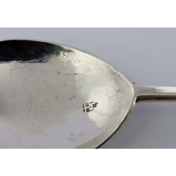 Slip Top Spoon, 1620 » Antique Silver Spoons